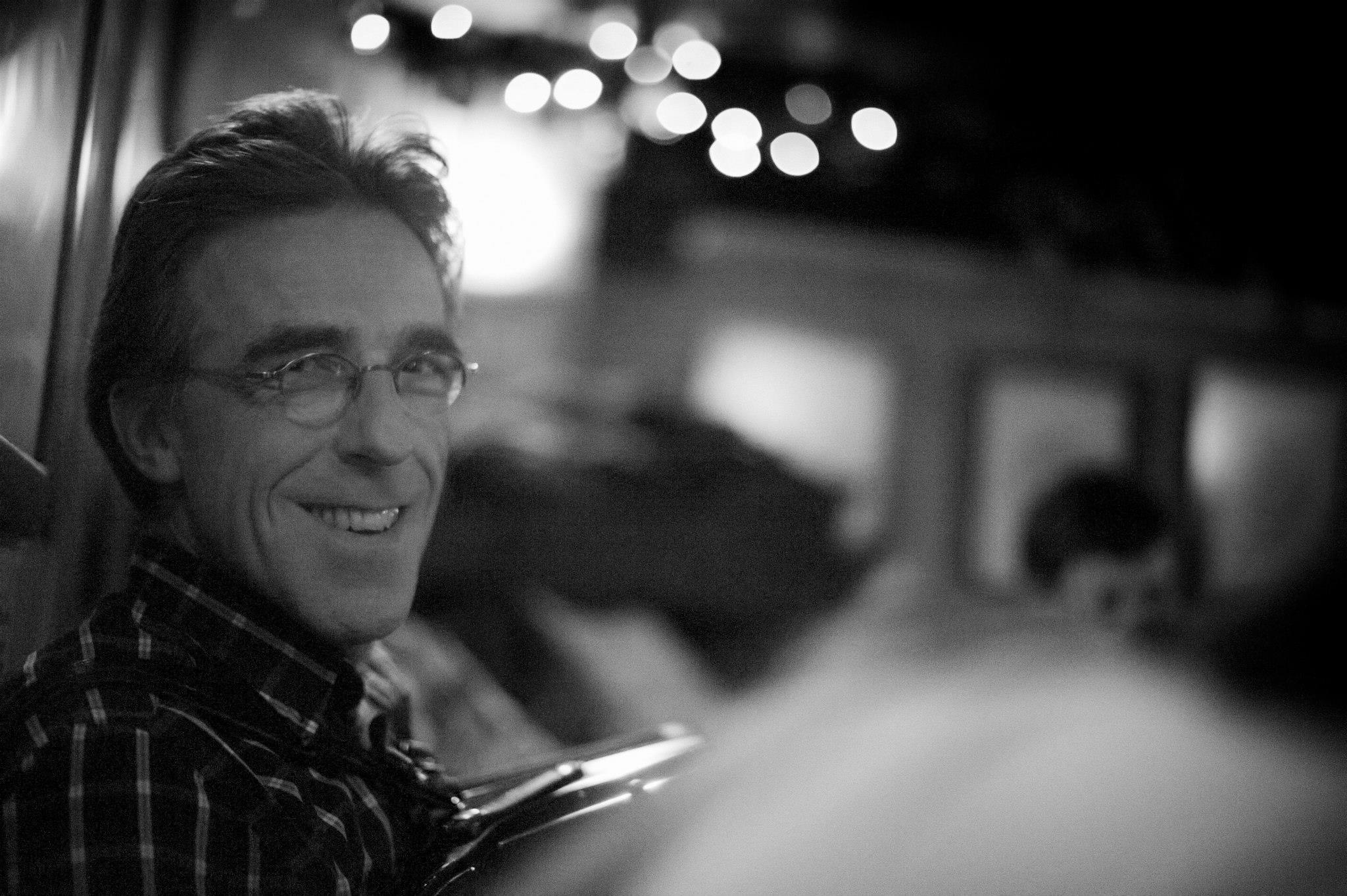 Simon Oak – Photo Victor Lacken – Simon Oak's Independent Artist Pages